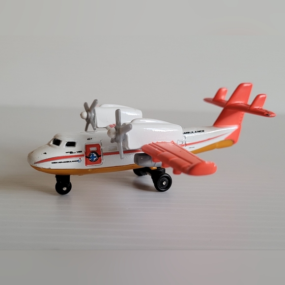 MATCHBOX | Toys | Matchbox 20 2 Engine Prop Rescue Plane Mbx Air ...